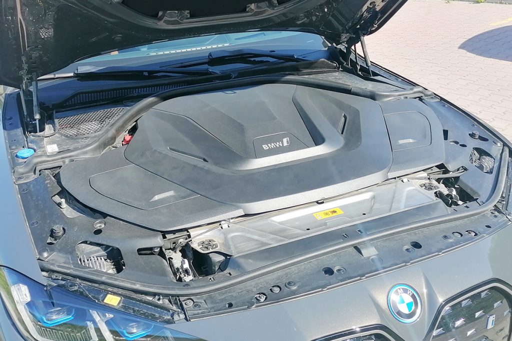 BMW i4 eDrive40 M SPORT.. - Otomobil